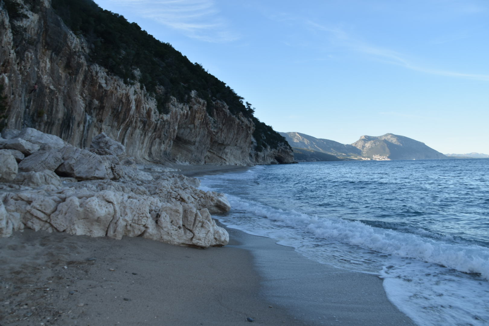 The beautiful Cala Luna - mountain paths